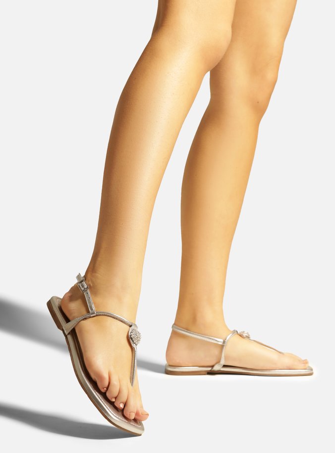 Rasteira Prateada Slim Bico Quadrado Pedraria | Arezzo